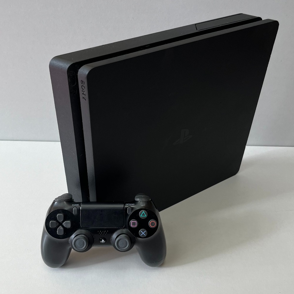 Pre-owned PS4 Slim - Own4Less